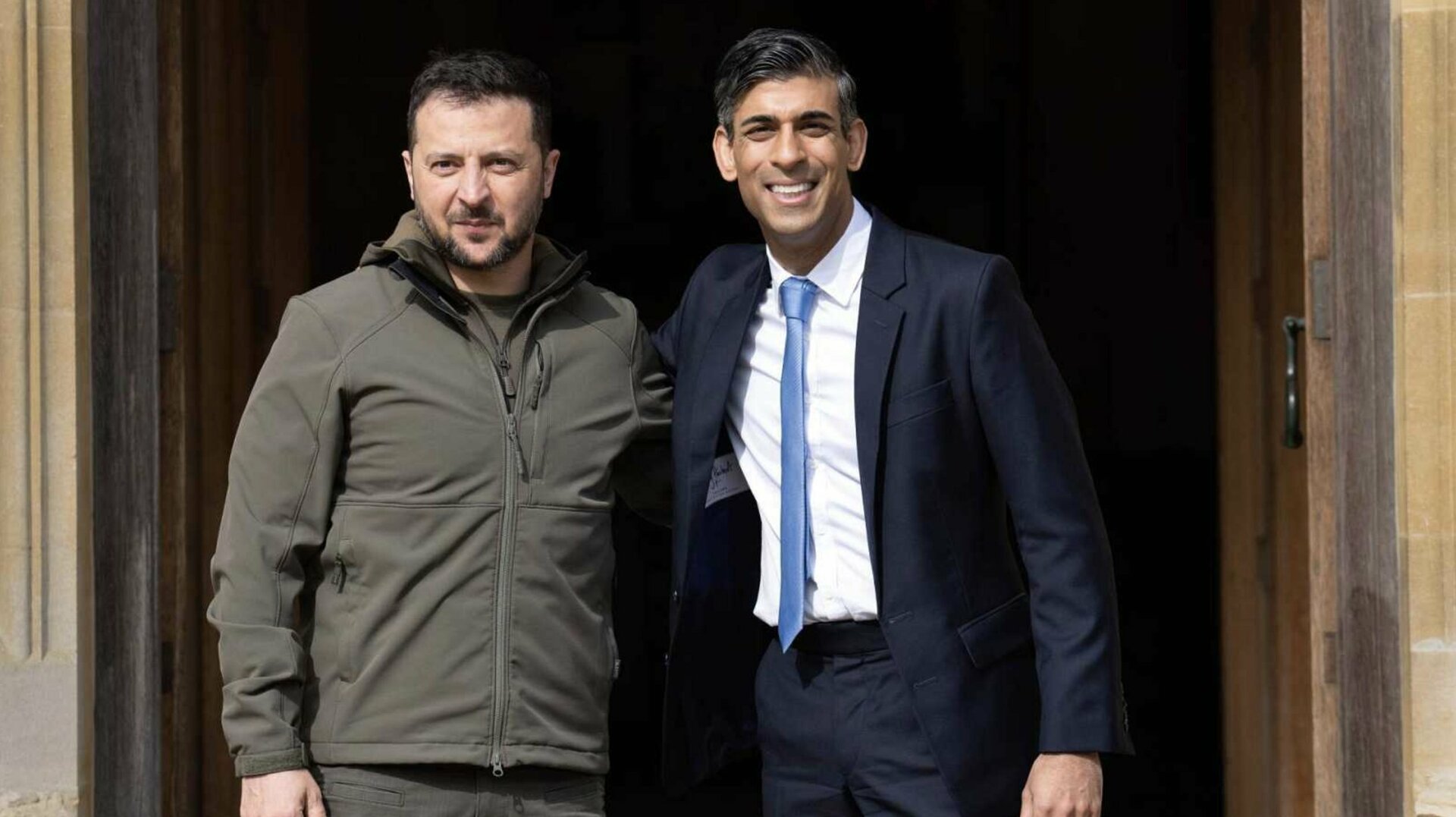 Sunak dice a Zelenski que ayudará a Ucrania 'para ganar la guerra' Sunak dice a Zelenski que ayudará a Ucrania 'para ganar la guerra'
