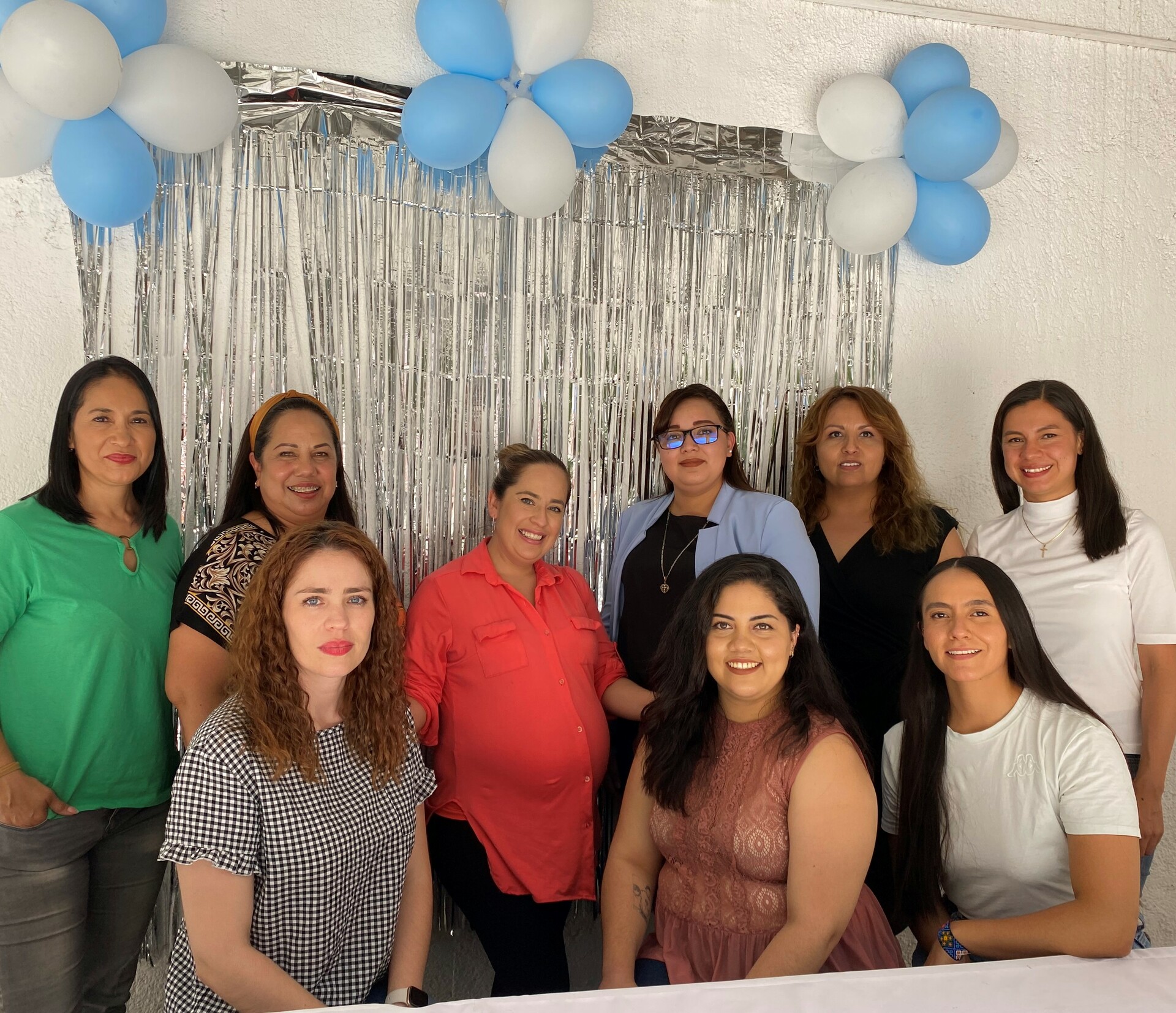 Paty y Alejandro disfrutan de un lindo baby shower