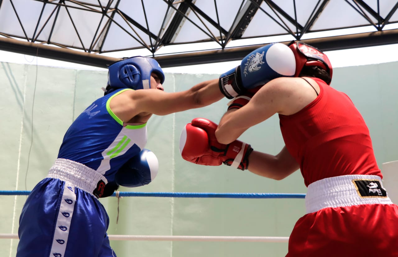 Emocionante tercera fecha de Puños Rosas