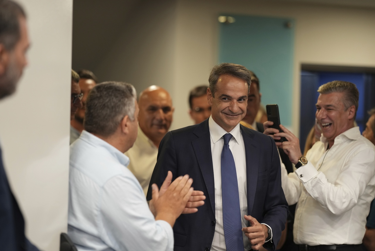 Conservadores griegos ganan elecciones