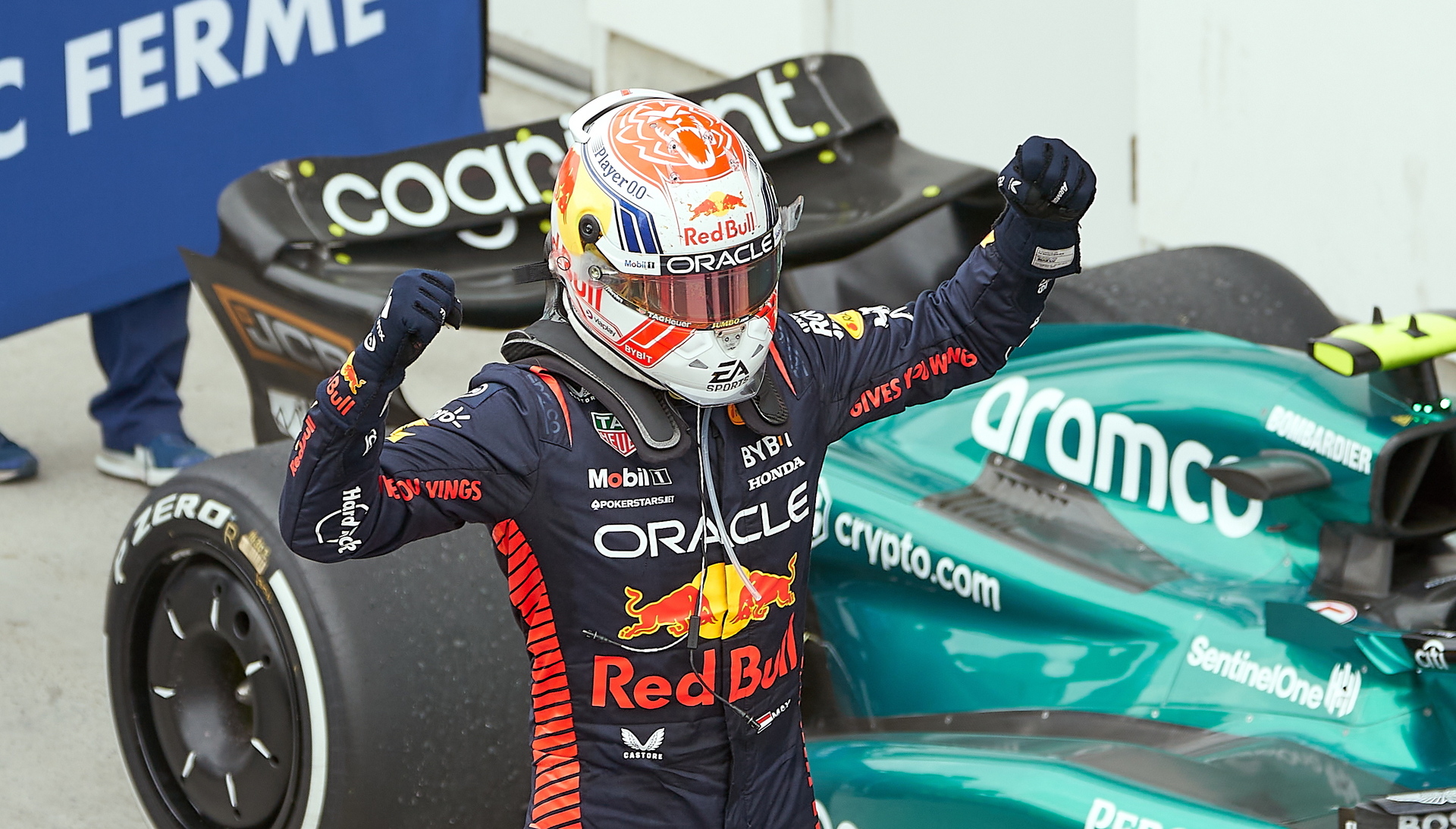 Verstappen delante de Ferrari