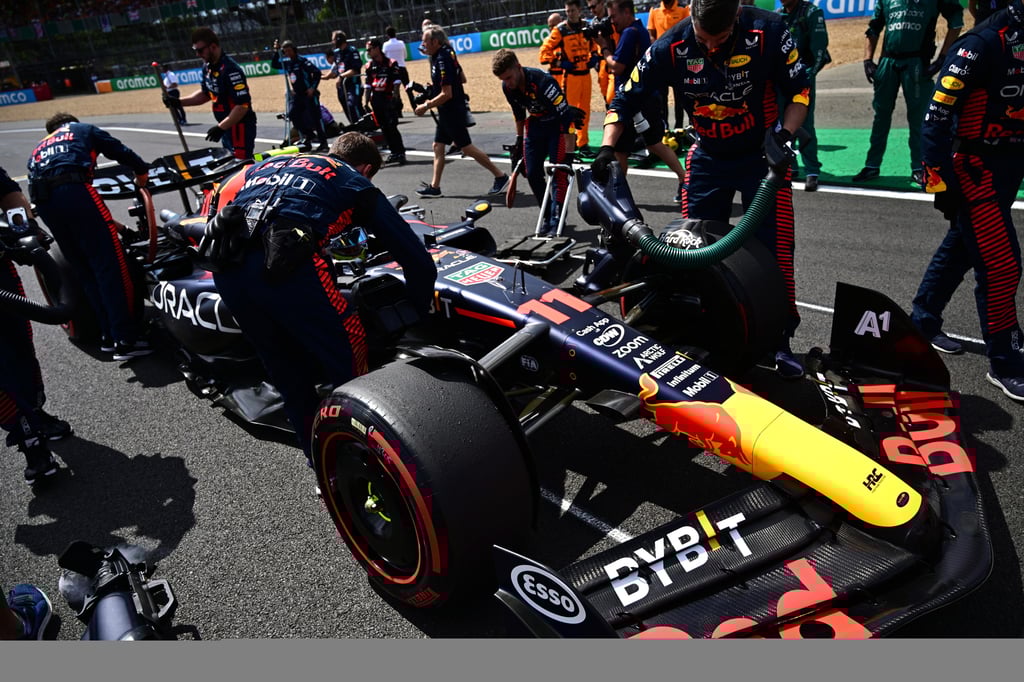 'Checo' termina sexto en Silverstone; gana 'Mad Max'