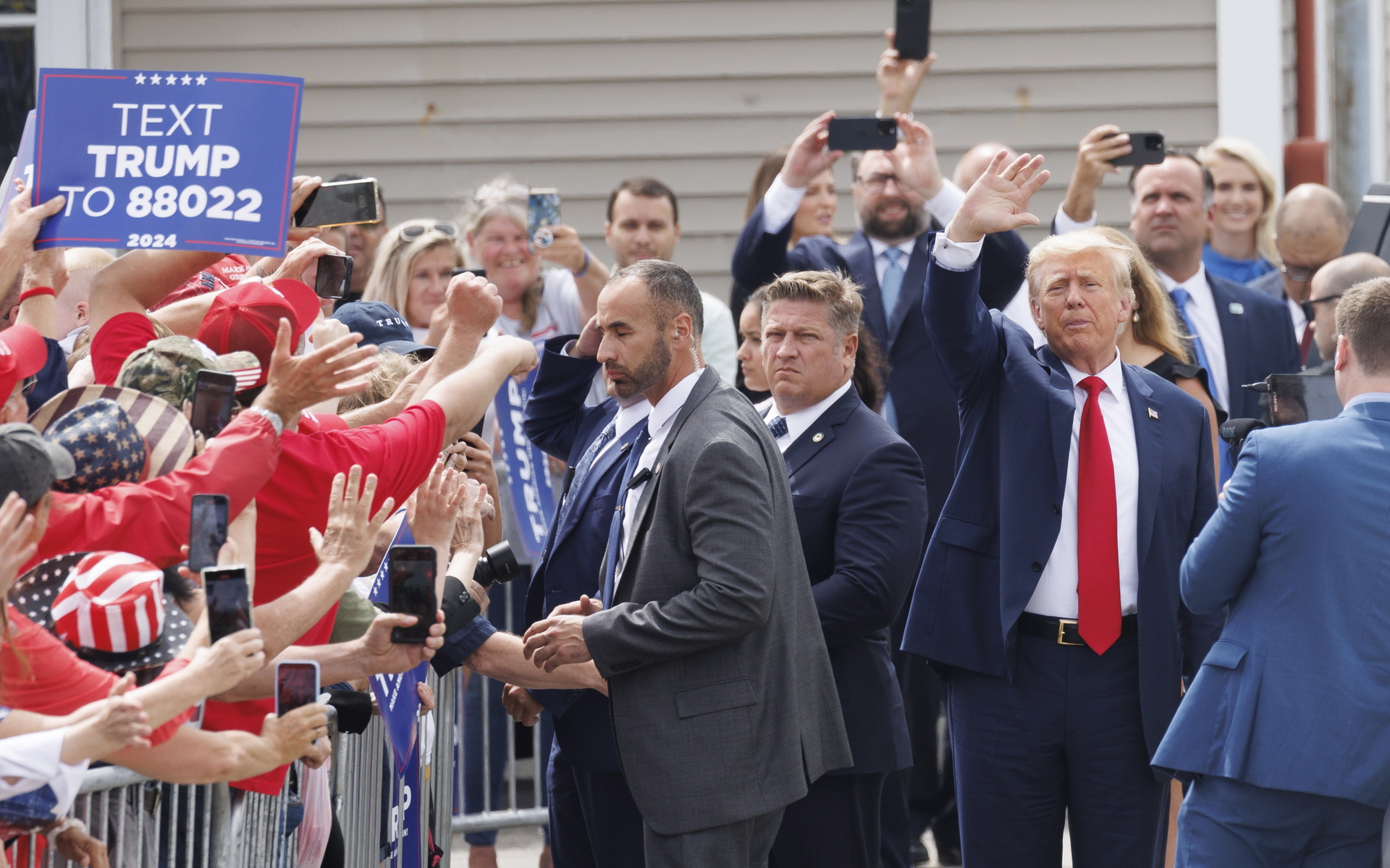 Nuevos cargos contra Trump dividen a republicanos