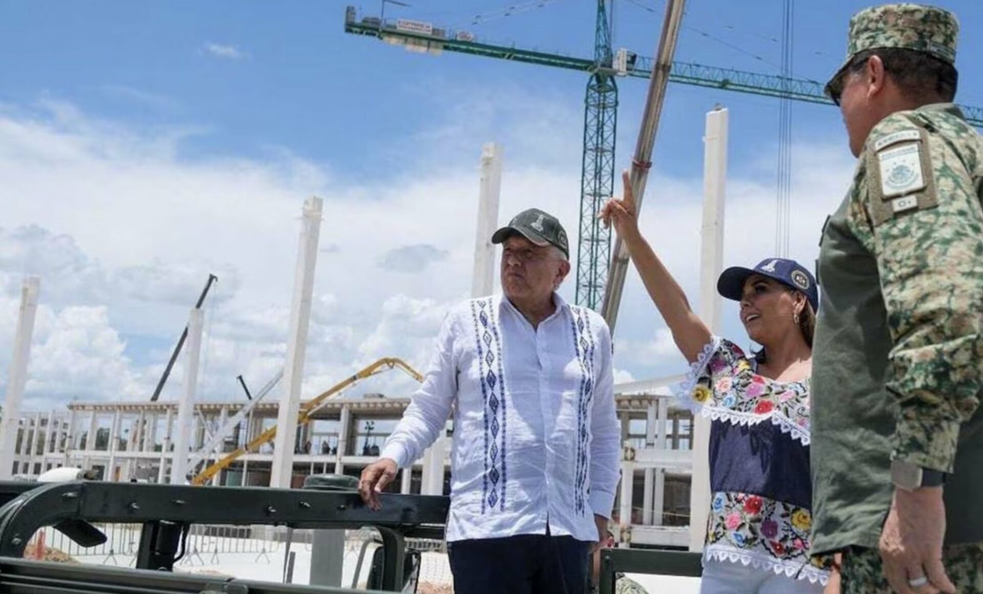 AMLO supervisa avances del Aeropuerto Internacional de Tulum; lleva 55% de avance