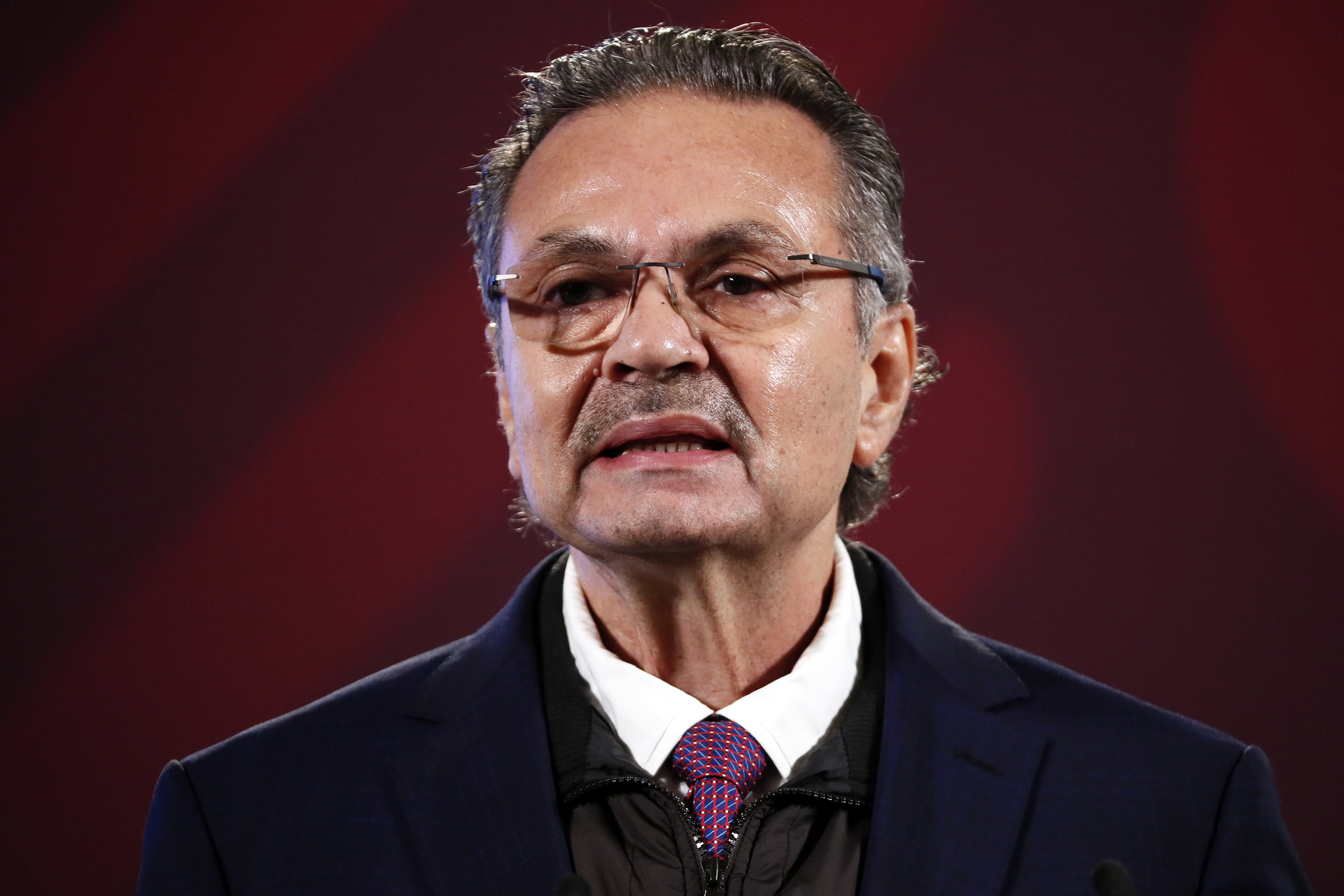 Pemex desmiente salida de su director general Octavio Romero Oropeza