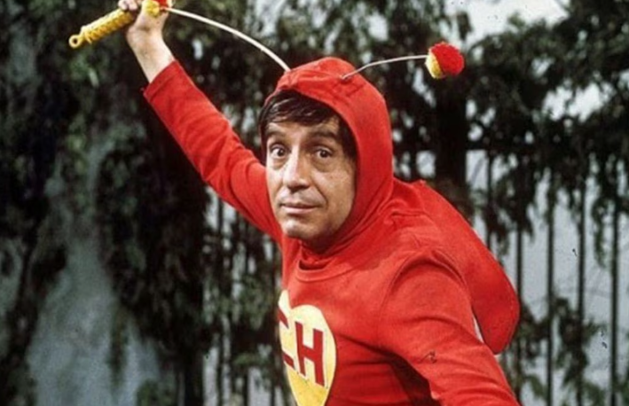 Blue Beetle le rinde homenaje al Chapulín Colorado en su película