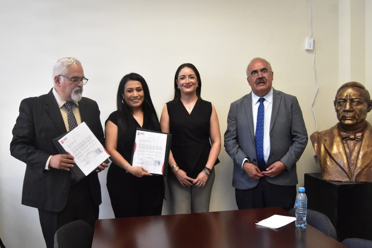 El rector Rubén Solís Ríos tomó protesta a nuevos funcionarios de la ...