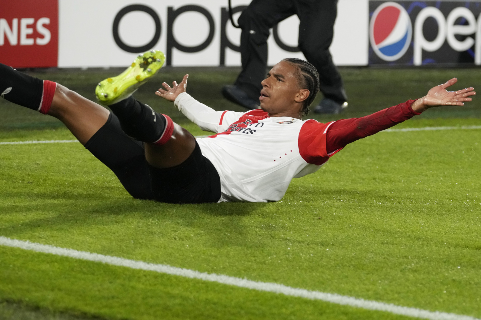 Feyenoord se aprovecha de la candidez del Celtic