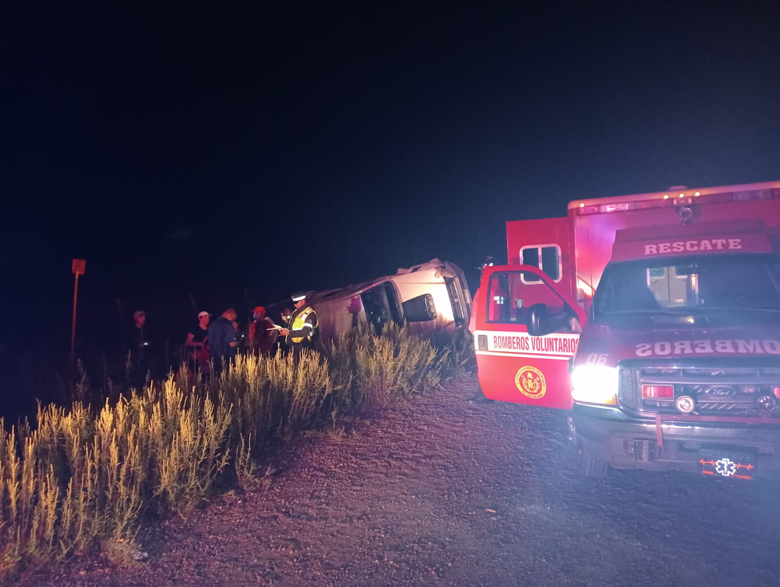 Choque múltiple en la carretera libre Durango-Mazatlán deja a tres personas lesionadas