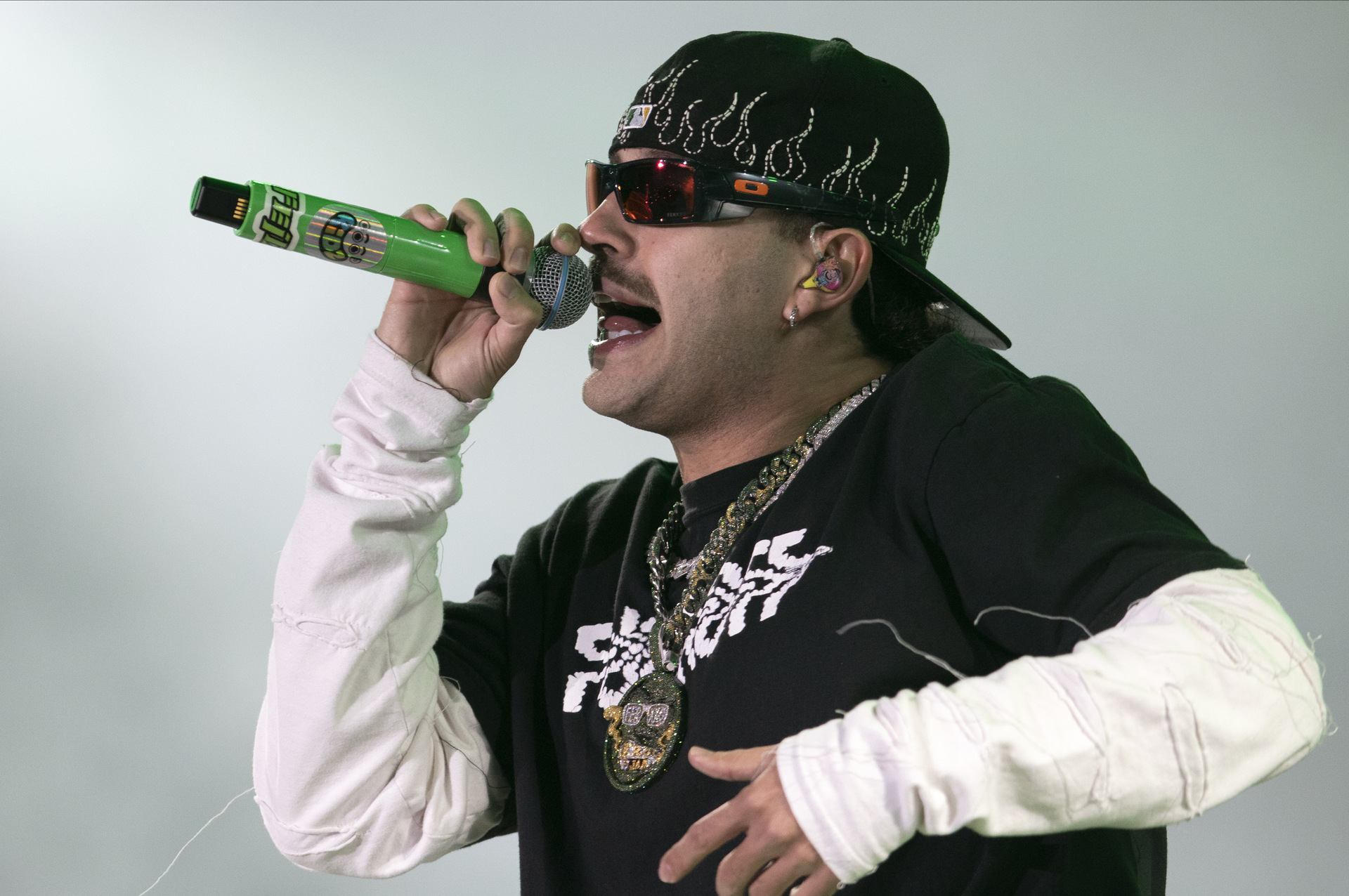 Feid estrena su nuevo álbum 'Mor, no le temas a la oscuridad'