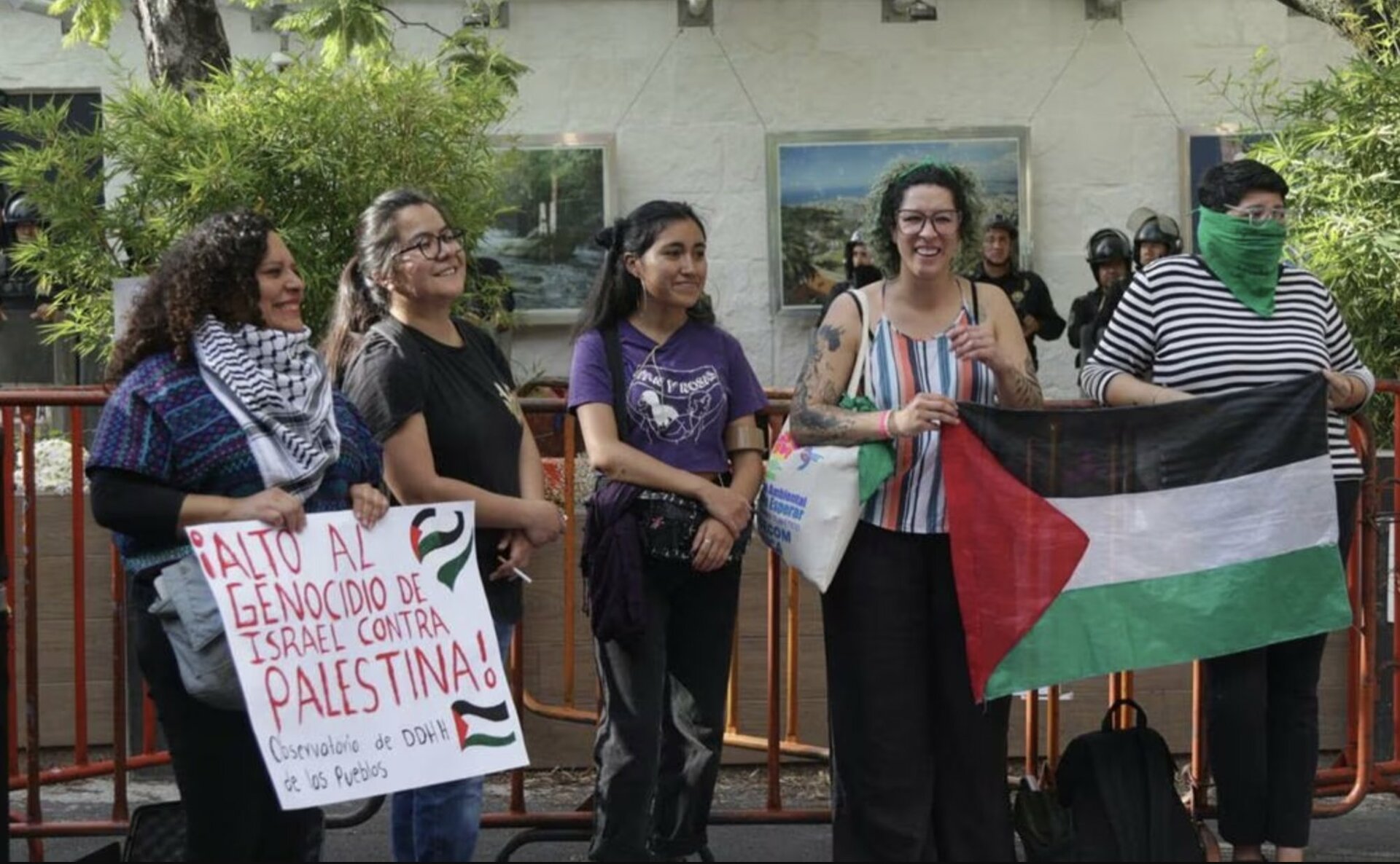 ONGs protestan frente a la Embajada de Israel contra la acción militar ...