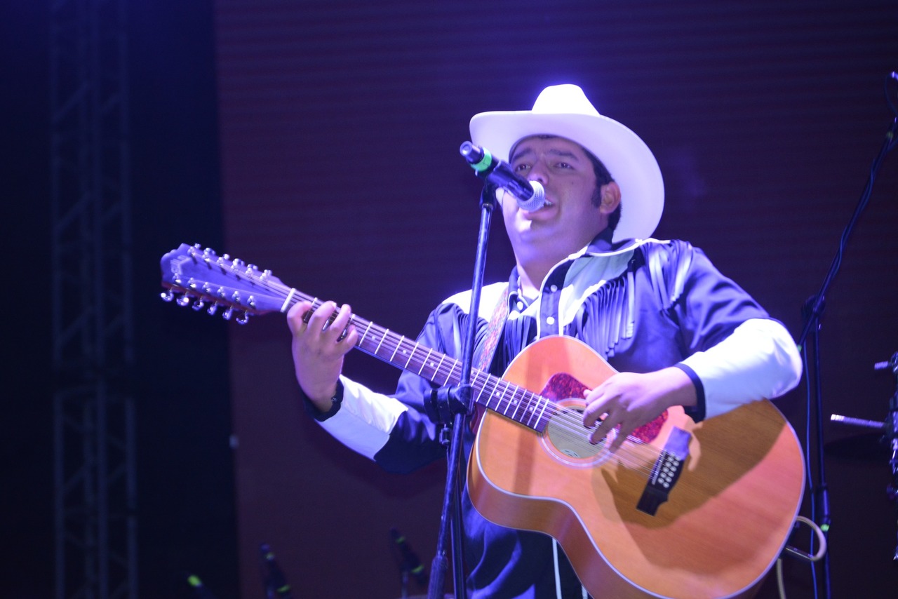 Samuel Herrera presenta su música