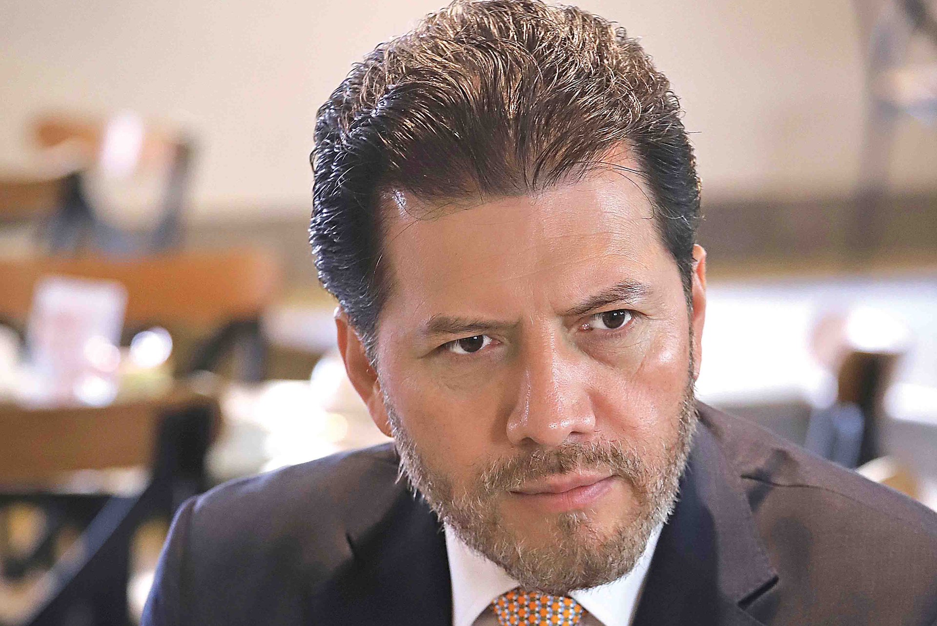 Víctor Hugo Lobo renuncia al PRD tras 25 años de militancia