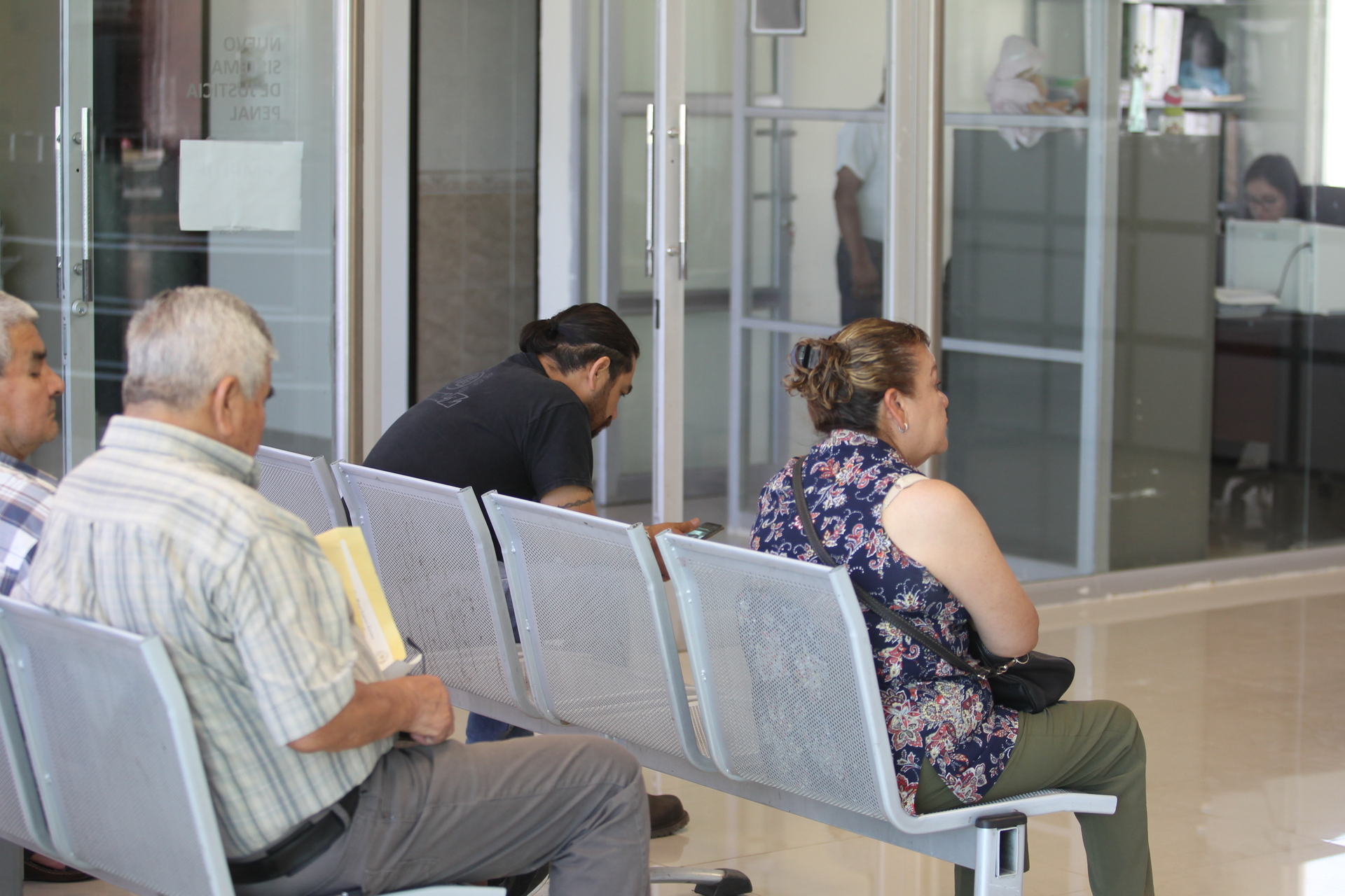 Proponen dar un día laboral a trabajadores víctimas de robo o asalto