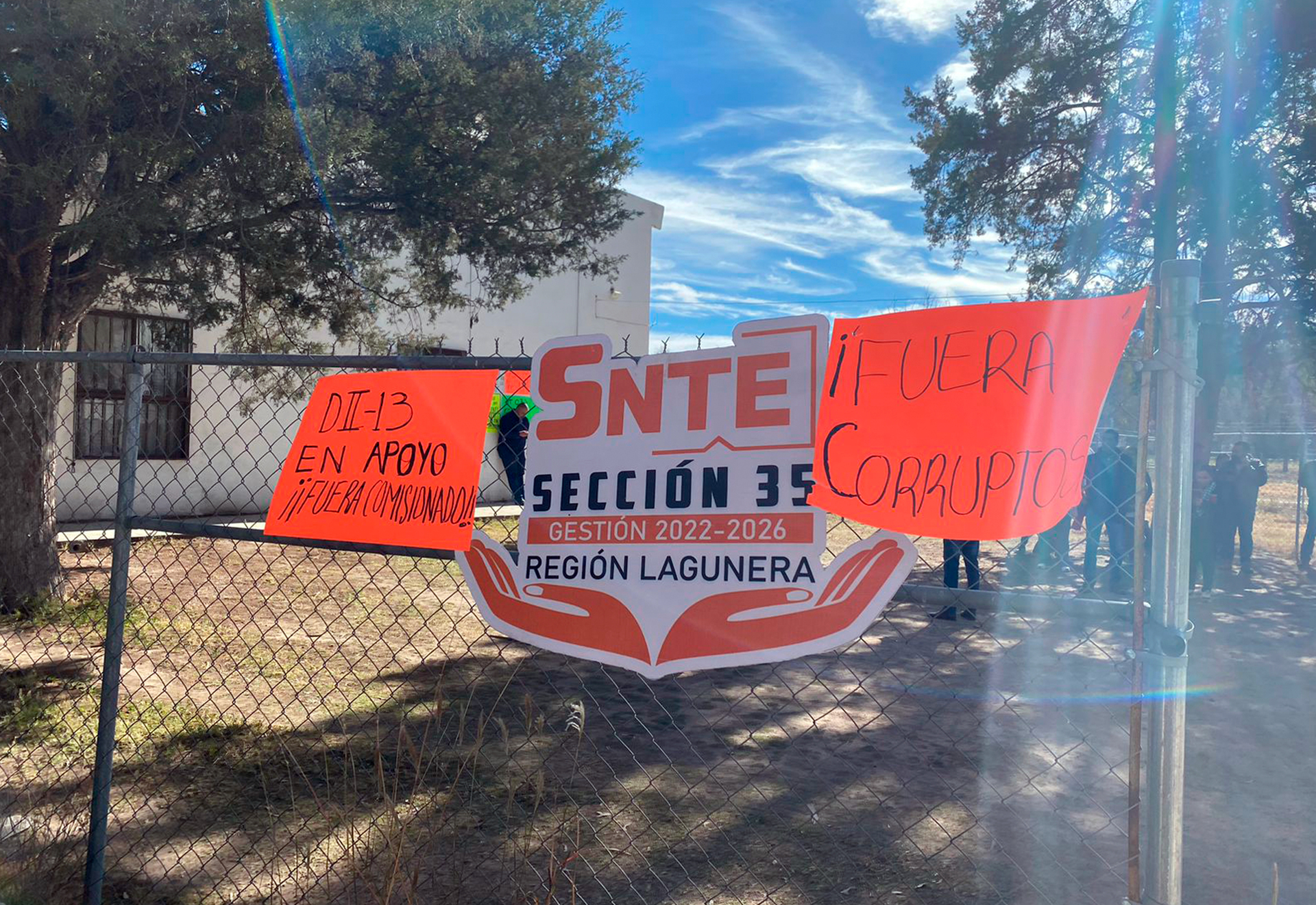 Toman oficinas de la DGETA; piden destitución de coordinador estatal