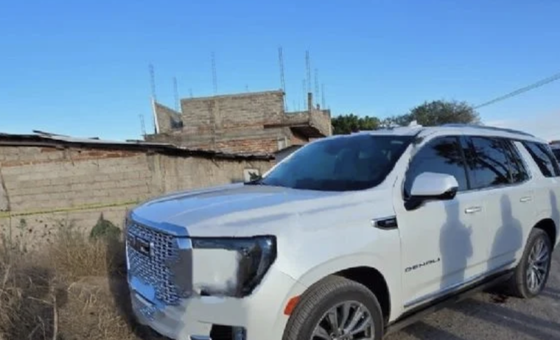 Encuentran 5 cuerpos en camioneta abandonada en Jalisco