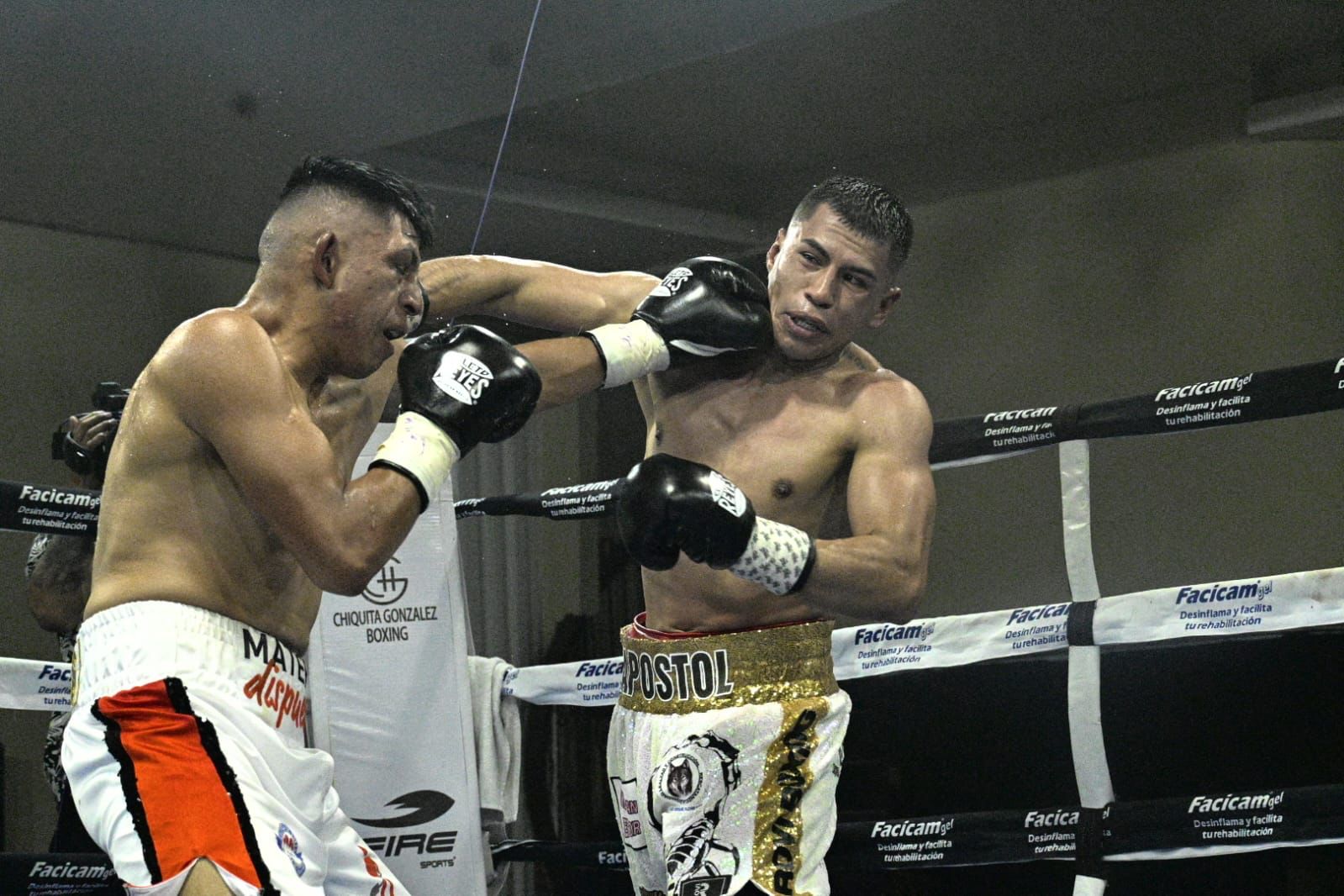 Alexis de la Cruz derrota del 'Alacrán' Ruiz en 'Back to Action'