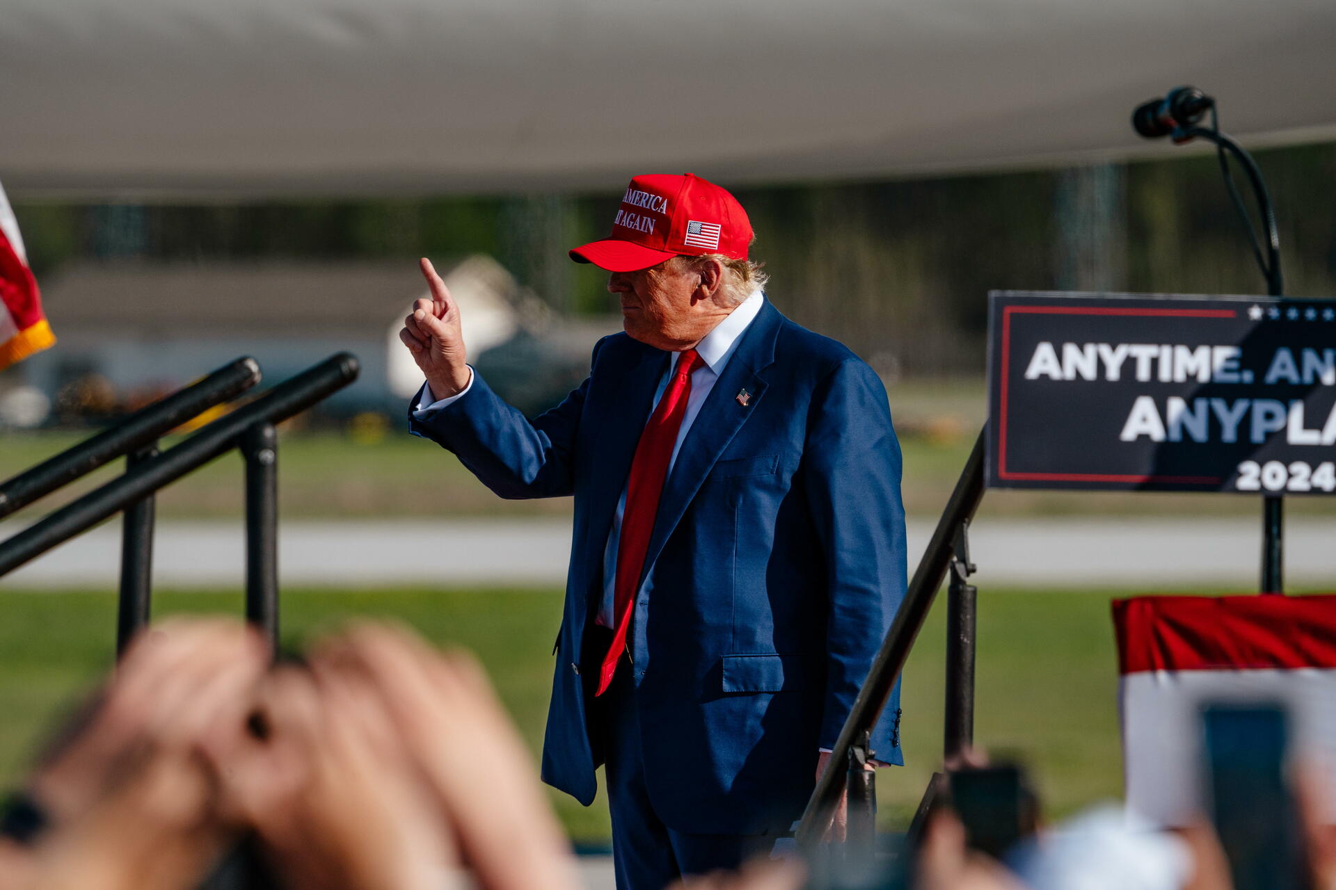 Donald Trump hace campaña en su día libre de juicio para arrebatar ...