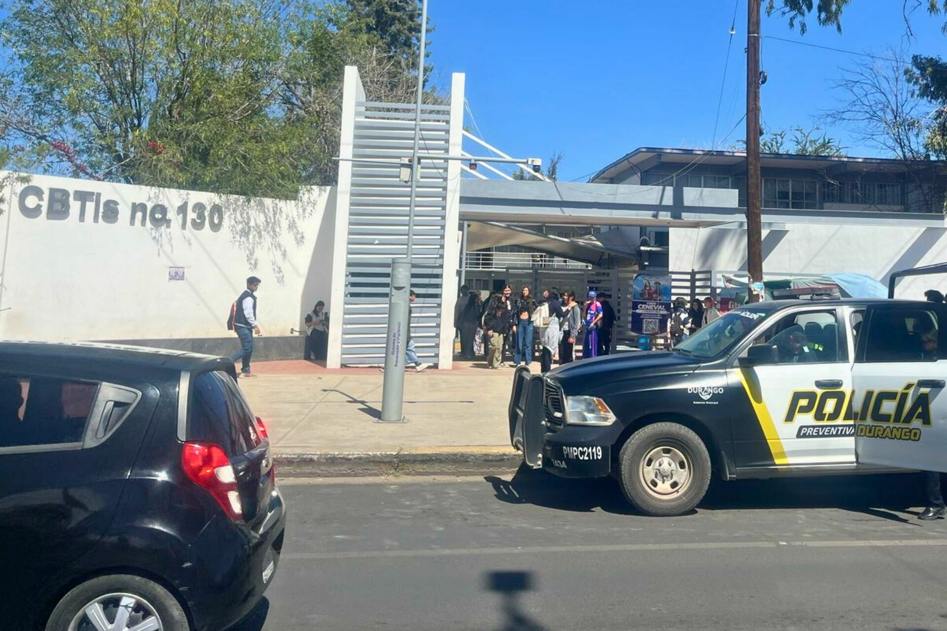 Estudiante 'presumía' pistola de postas en el CBTIS 130