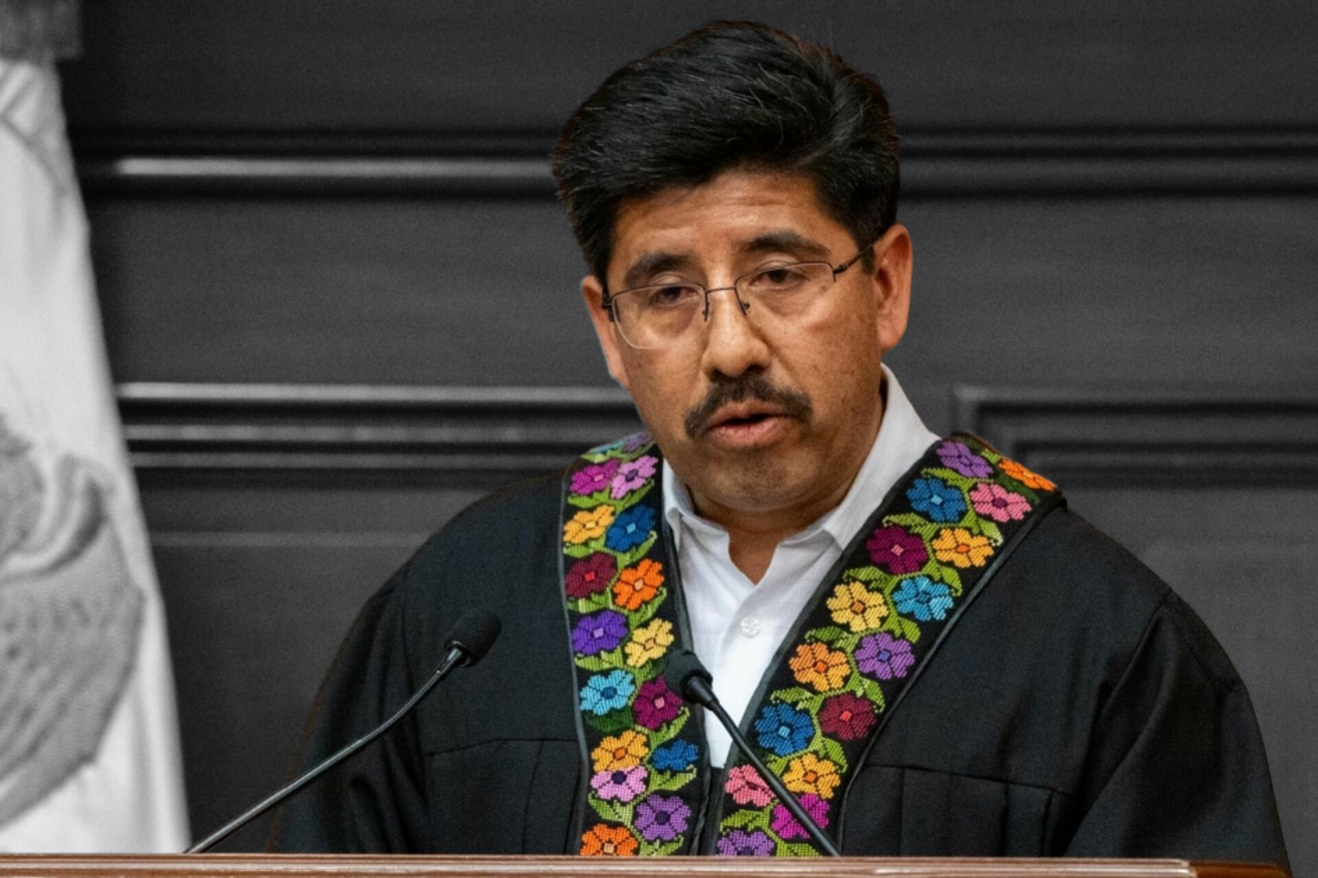 Hugo Aguilar recorta 40 % de su plantilla en la Corte tras revelarse que tenía 97 asesores